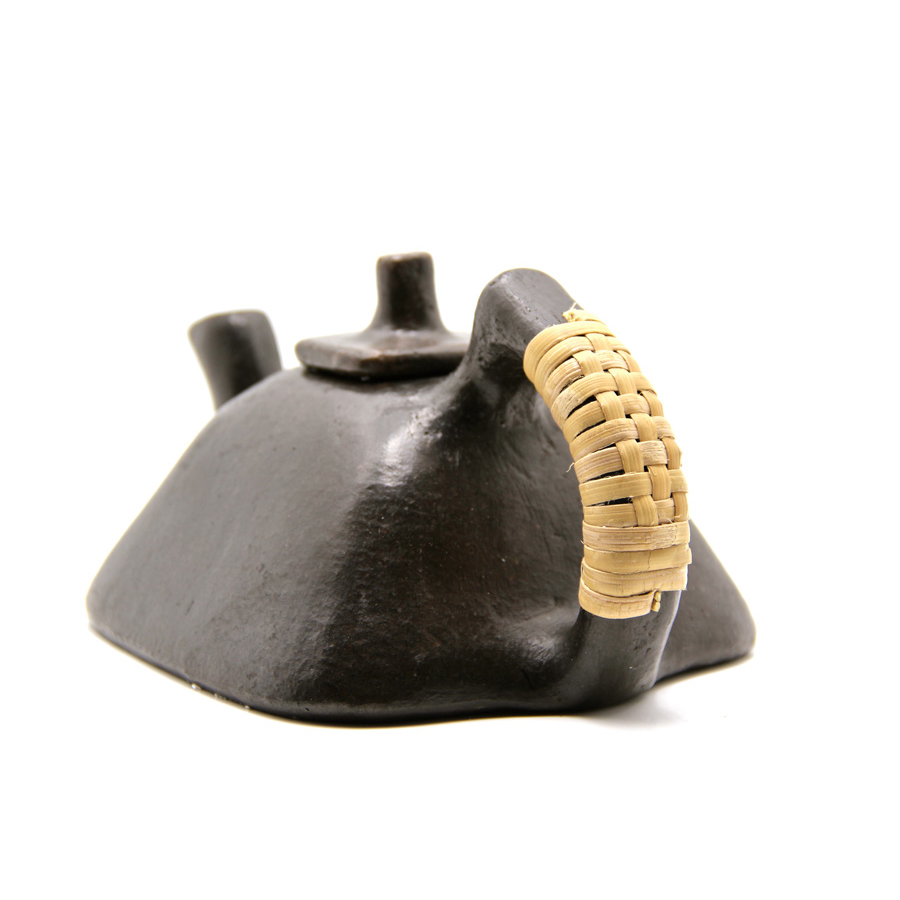 Longpi: Handmade Black Pottery Pyramid Kettle + 2 Cups