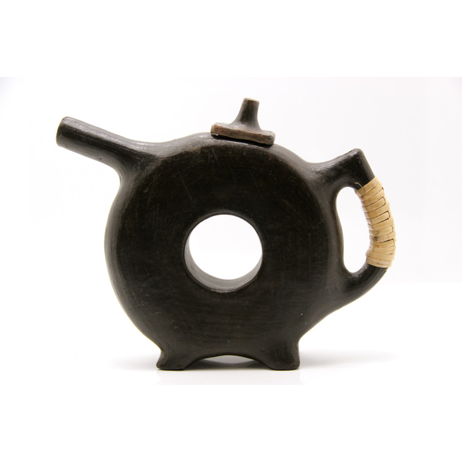 Longpi: Handmade Black Pottery Ring Kettle + 2 Cups